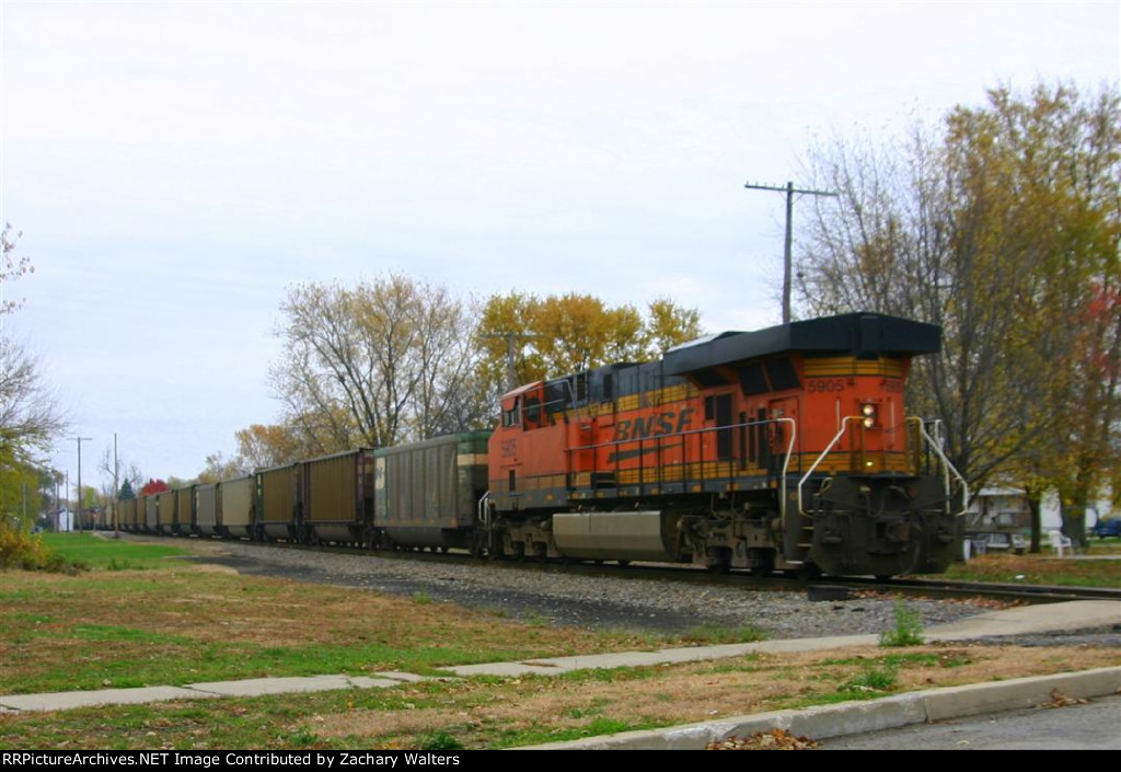 BNSF 5905